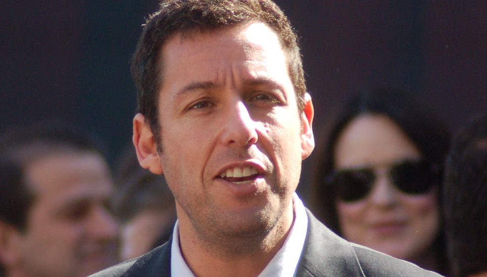 Adam Sandler začínal ako stand-up komik, dnes má 440 miliónov: 11 ...